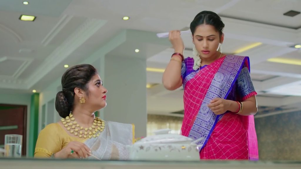 No 1 Kodalu Serial Cast, Real names & Timings 2021